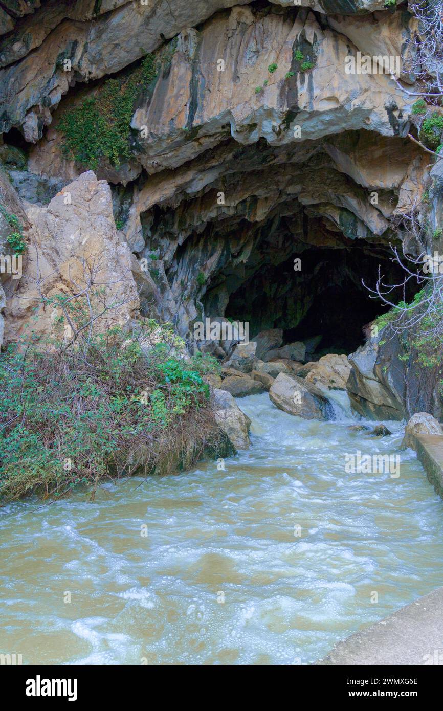 Underground water flow hi-res stock photography and images - Alamy