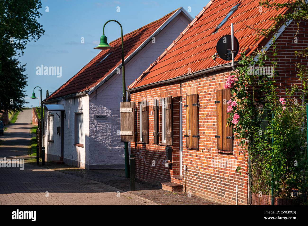 Small brick house hi-res stock photography and images - Alamy
