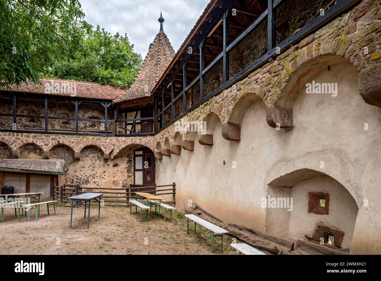 Fortifications, battlements with turrets on the outer bailey, Ronneburg ...