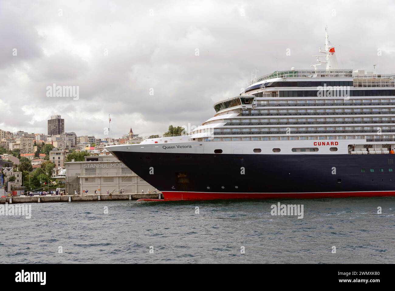 Cruise ship Queen Victoria, built 2007, 1990 passengers, at the quay of ...