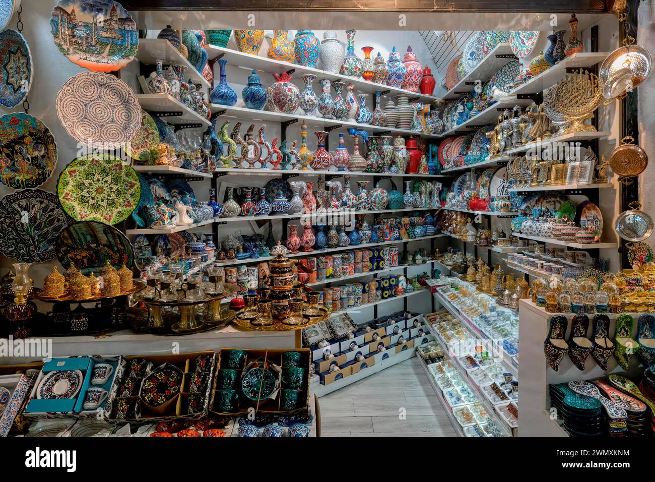 Interior view pottery in hi-res stock photography and images - Alamy