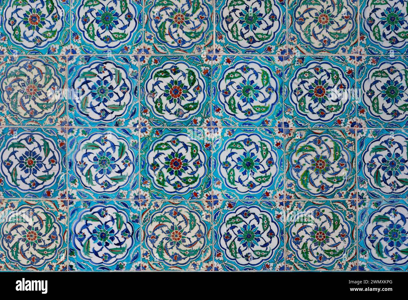 Iznik tiles in the Topkapi Palace, Istanbul, Turkey Stock Photo - Alamy