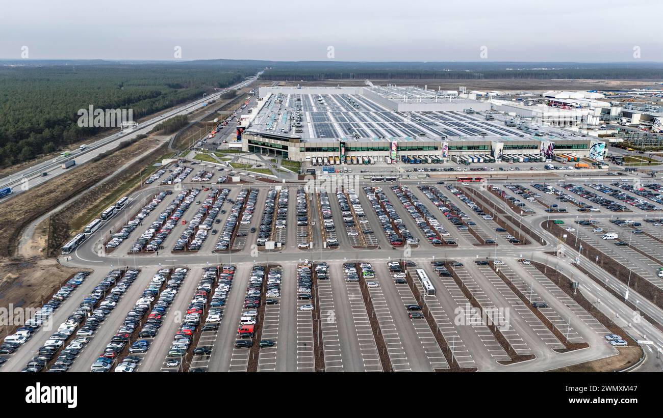 Tesla Giga Factory in Gruenheide, 26/02/2024 Stock Photo - Alamy