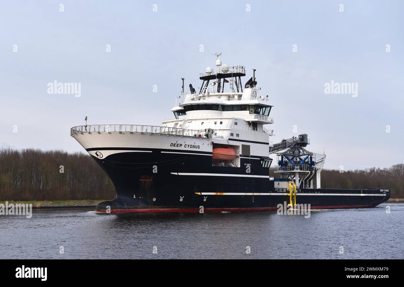 Offshore wind farm supply ship Deep Cygnus in the Kiel Canal, Schleswig ...