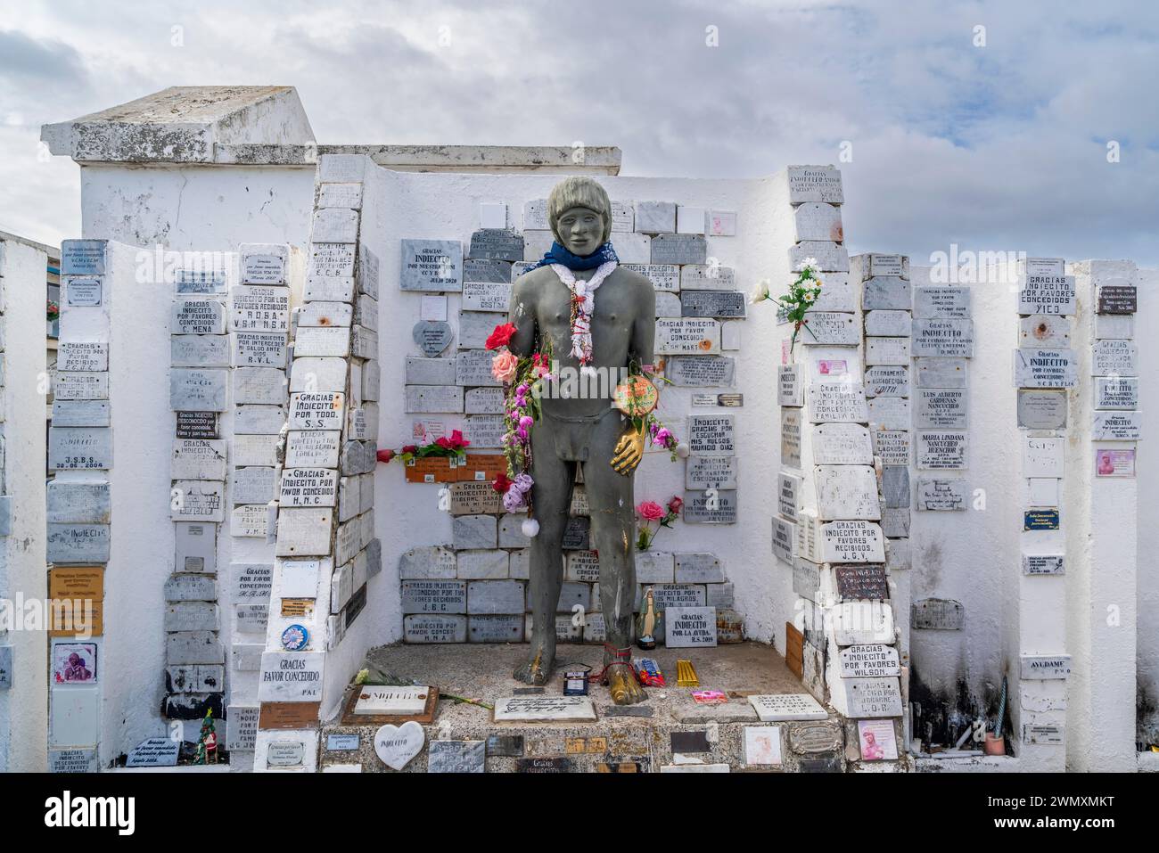 Tomb for the unknown indigenous native, historical cemetery Cementerio ...