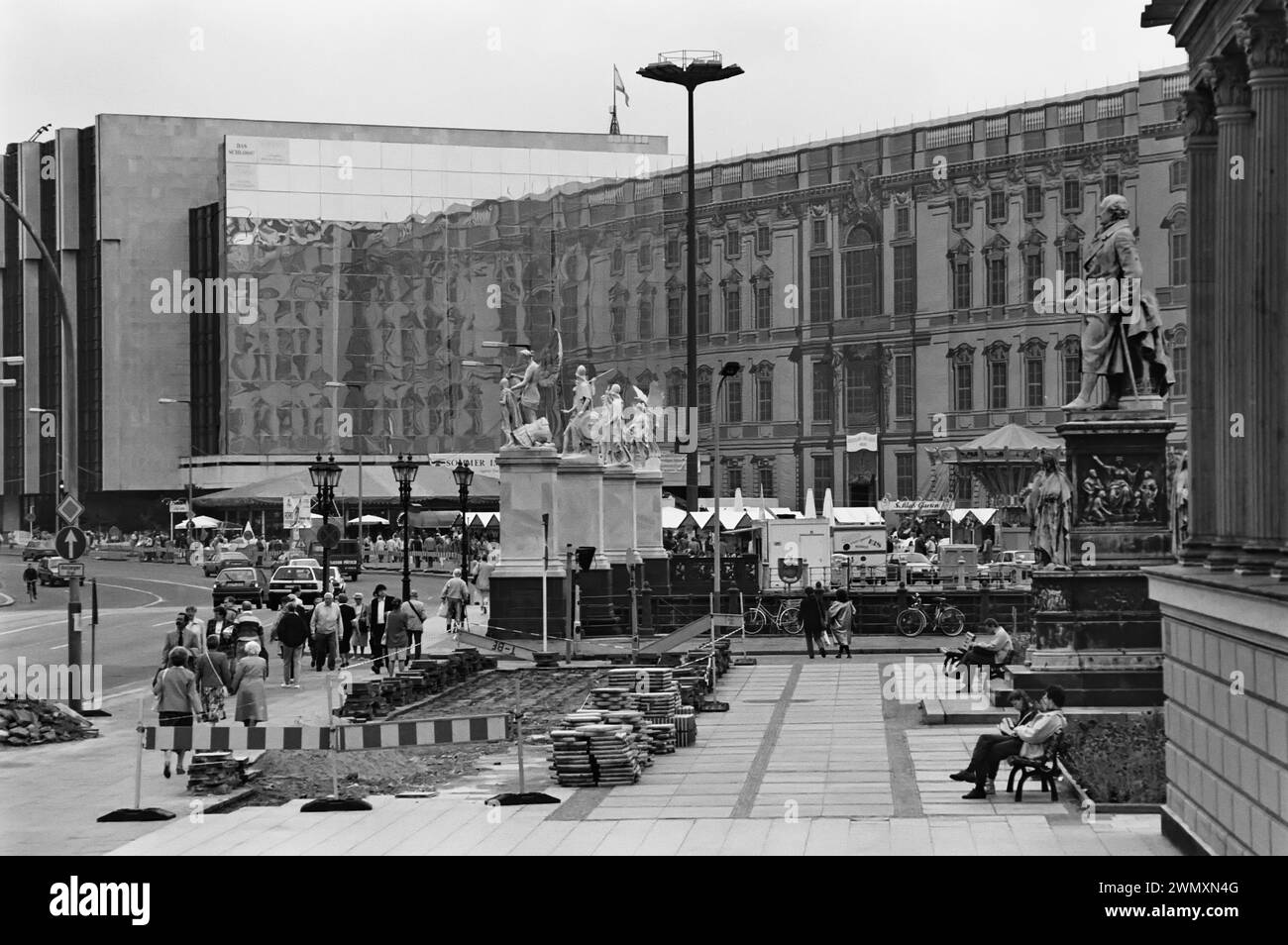 Berlin city 1993 hi-res stock photography and images - Alamy