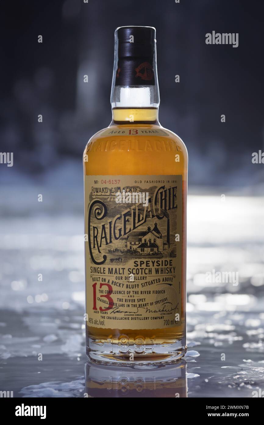 Vintage old scottish whisky Stock Photo - Alamy