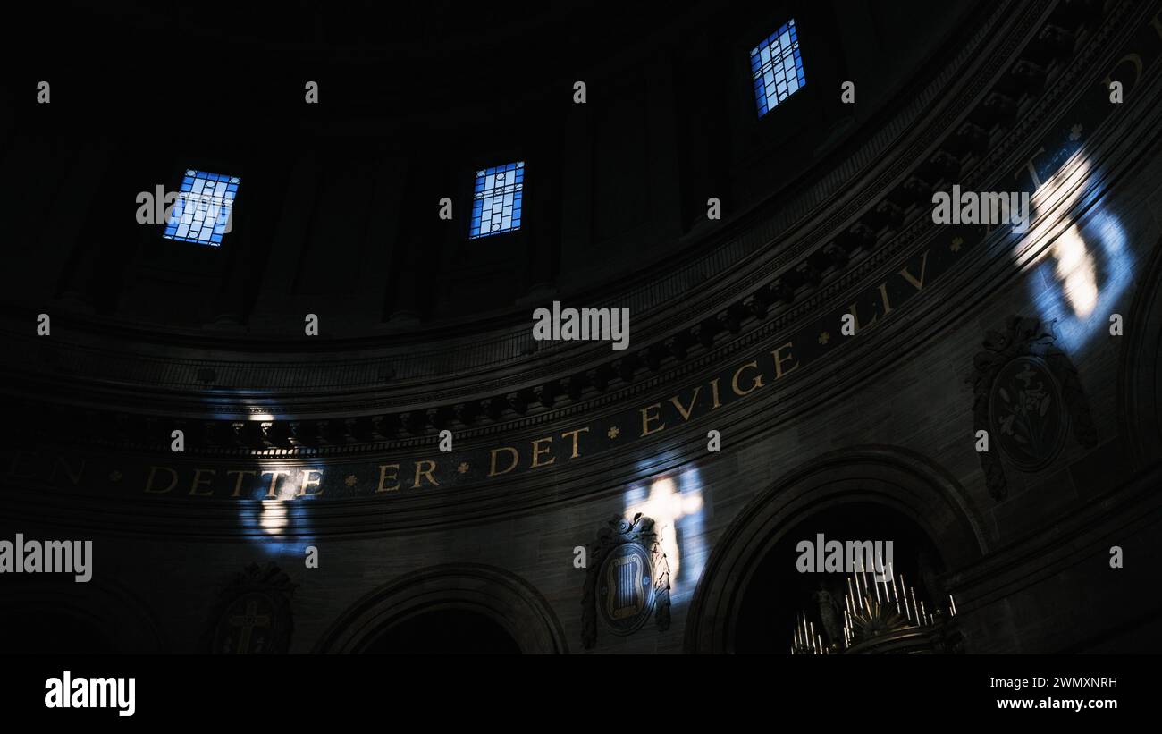 Iconic religious hi-res stock photography and images - Alamy