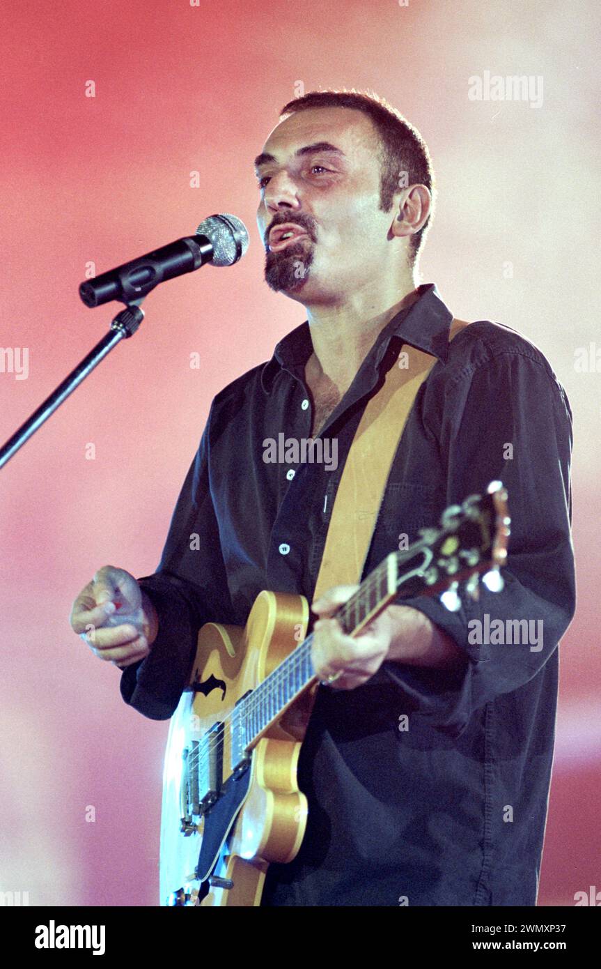 Mango fimmagini 1997 hi-res stock photography and images - Alamy