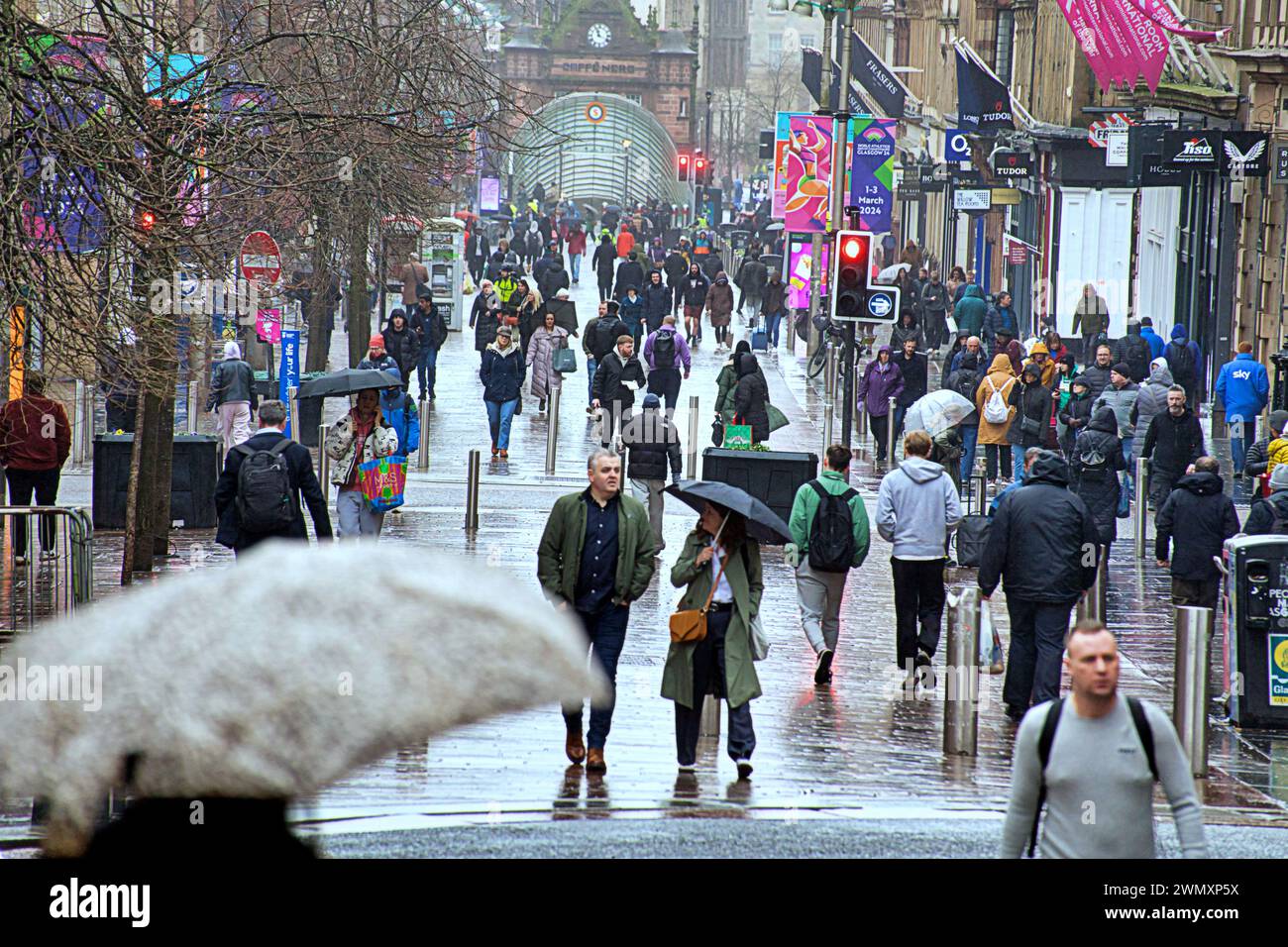 Glasgow, Scotland, UK. 28th February, 2024. UK Weather: Wet day saw ...