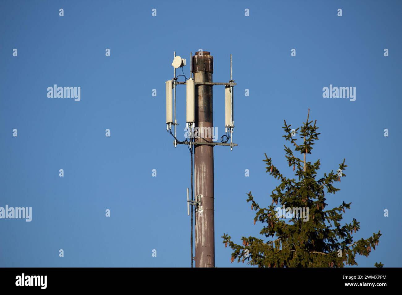 5g transmitter hi-res stock photography and images - Alamy