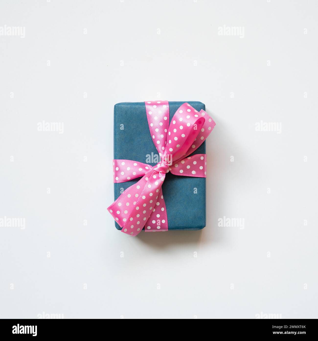 Navy ribbon on box hi-res stock photography and images - Alamy