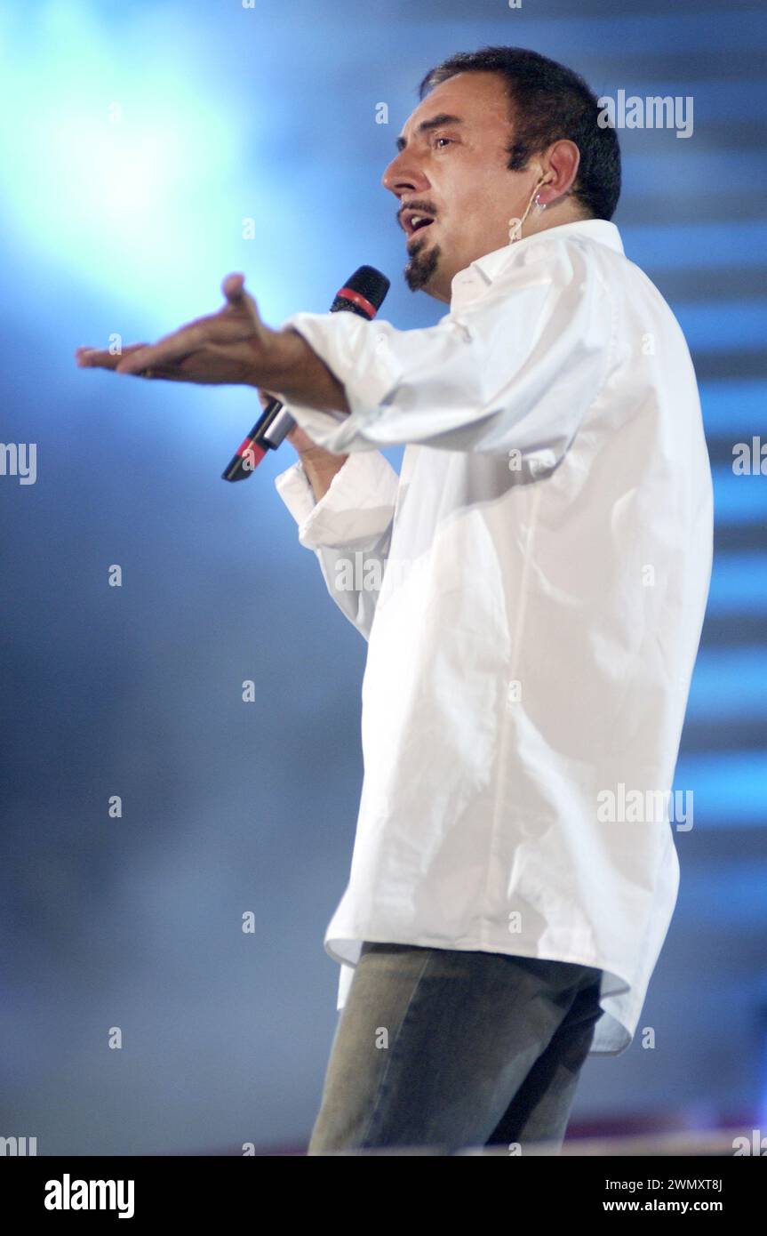 Verona Italy 08/09/2002: Pino Mango, Italian singer, during the ...