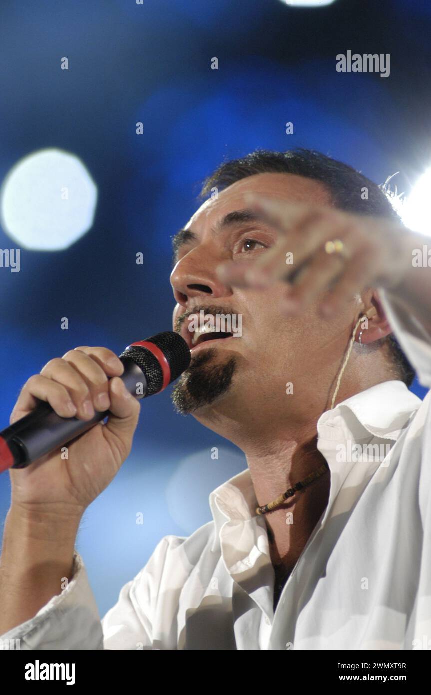 Pino mango immagini 2002 hi-res stock photography and images - Alamy