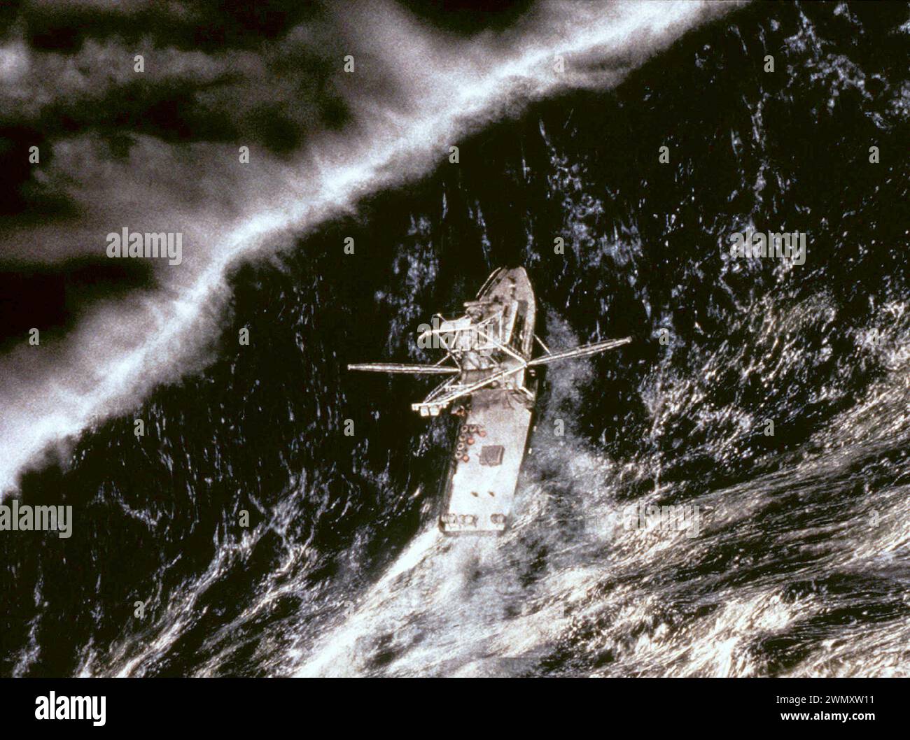 The perfect storm hi-res stock photography and images - Alamy