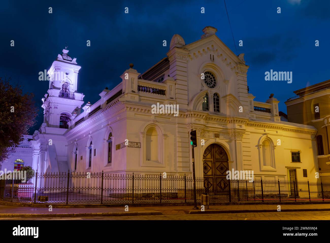 Cuenca, Ecuador - April 02, 2023: Iglesia del Sagrario (Old Cathedral ...