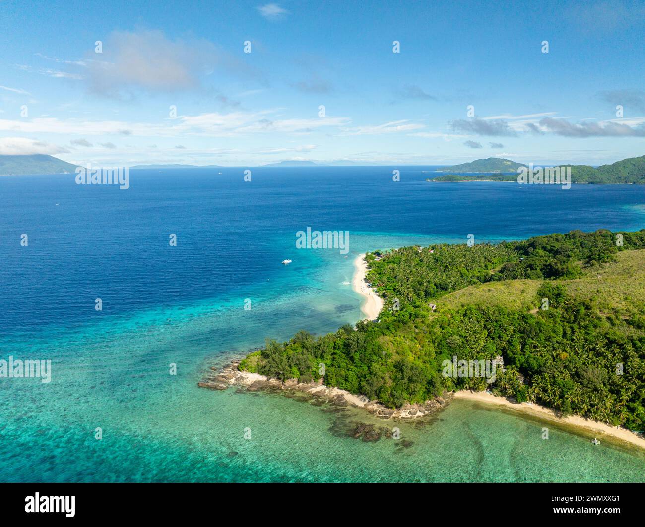 Transparent turquoise sea water and corals in Logbon Island. Romblon ...