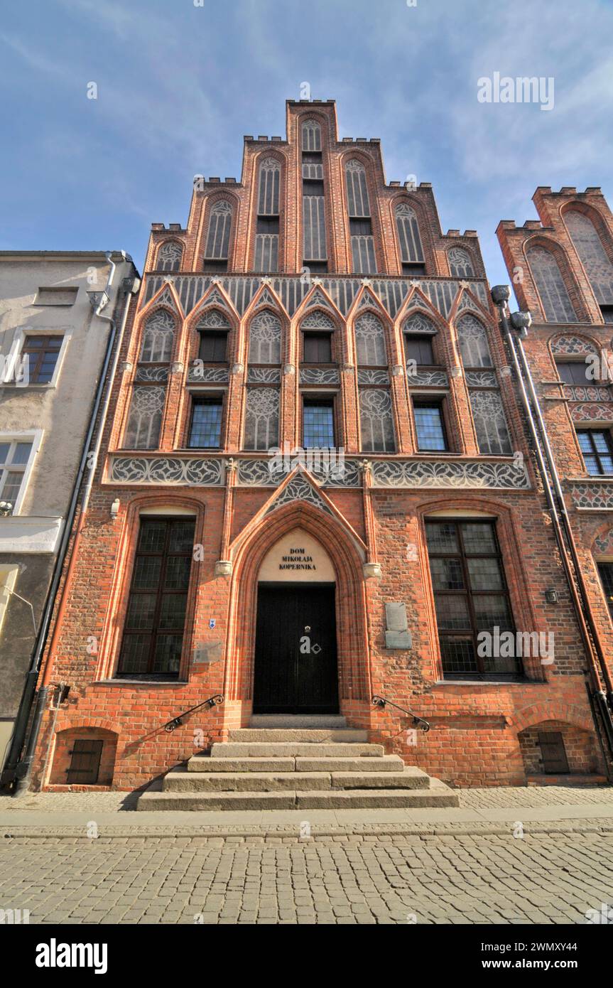 The birthplace of Nicolaus Copernicus in Toruń with the inscription The ...