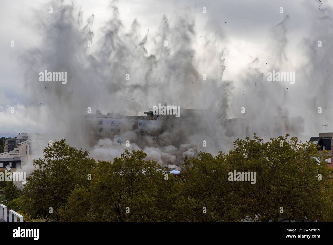 France, Loiret (45), Orléans-La-Source, lightning strike of a 17-story ...