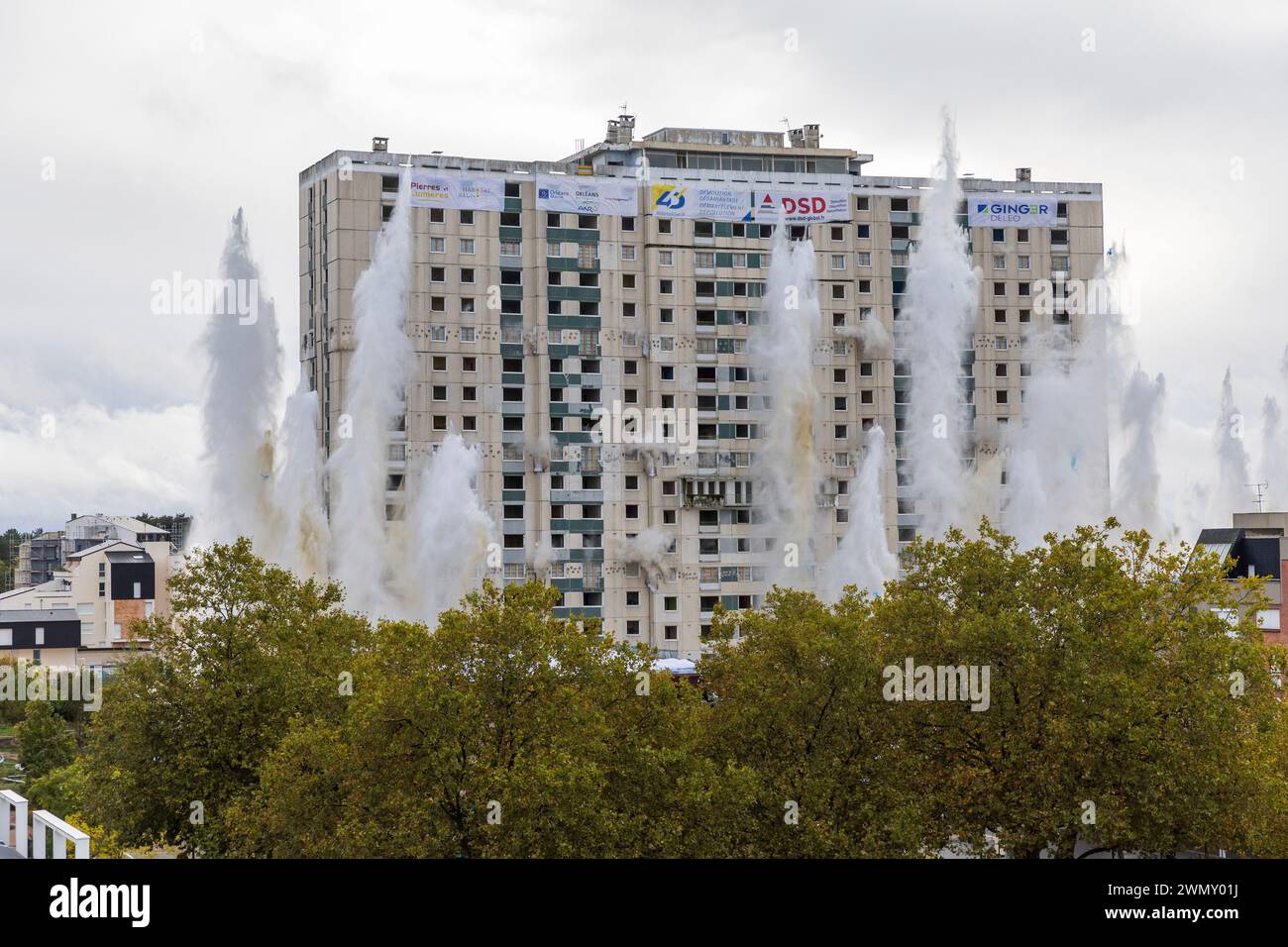 France, Loiret (45), Orléans-La-Source, lightning strike of a 17-story ...