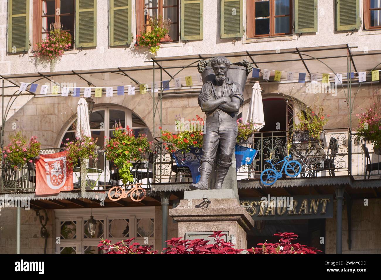 Grape harvester hi-res stock photography and images - Alamy