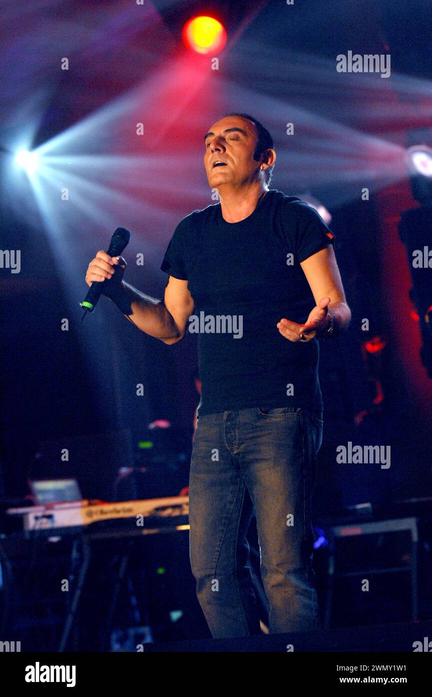 Milan Italy 05/10/2007: Pino Mango, Italian singer, during the live ...
