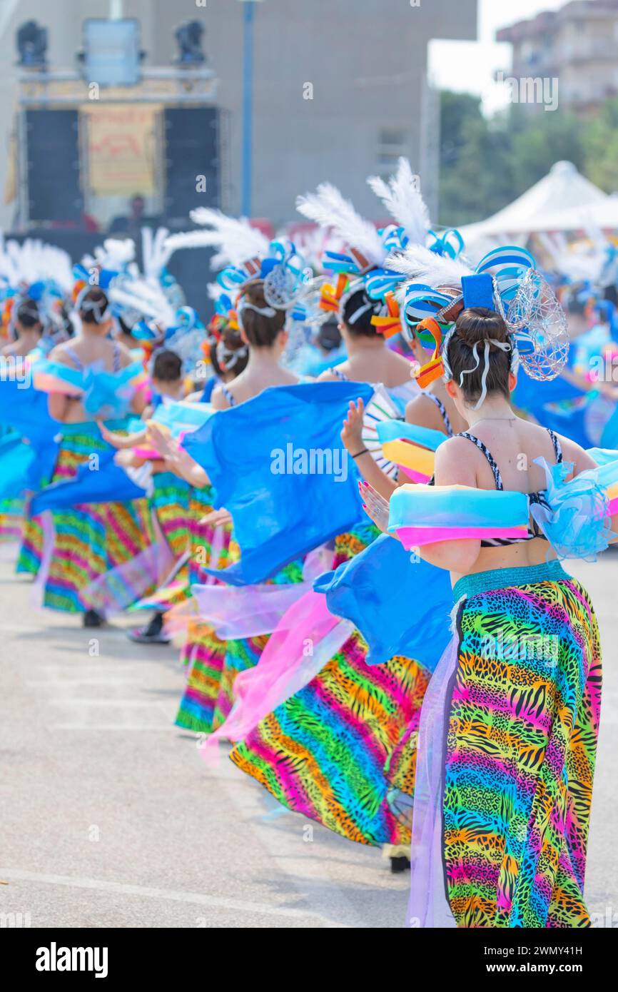 Southern italy folklore dance hi-res stock photography and images - Alamy