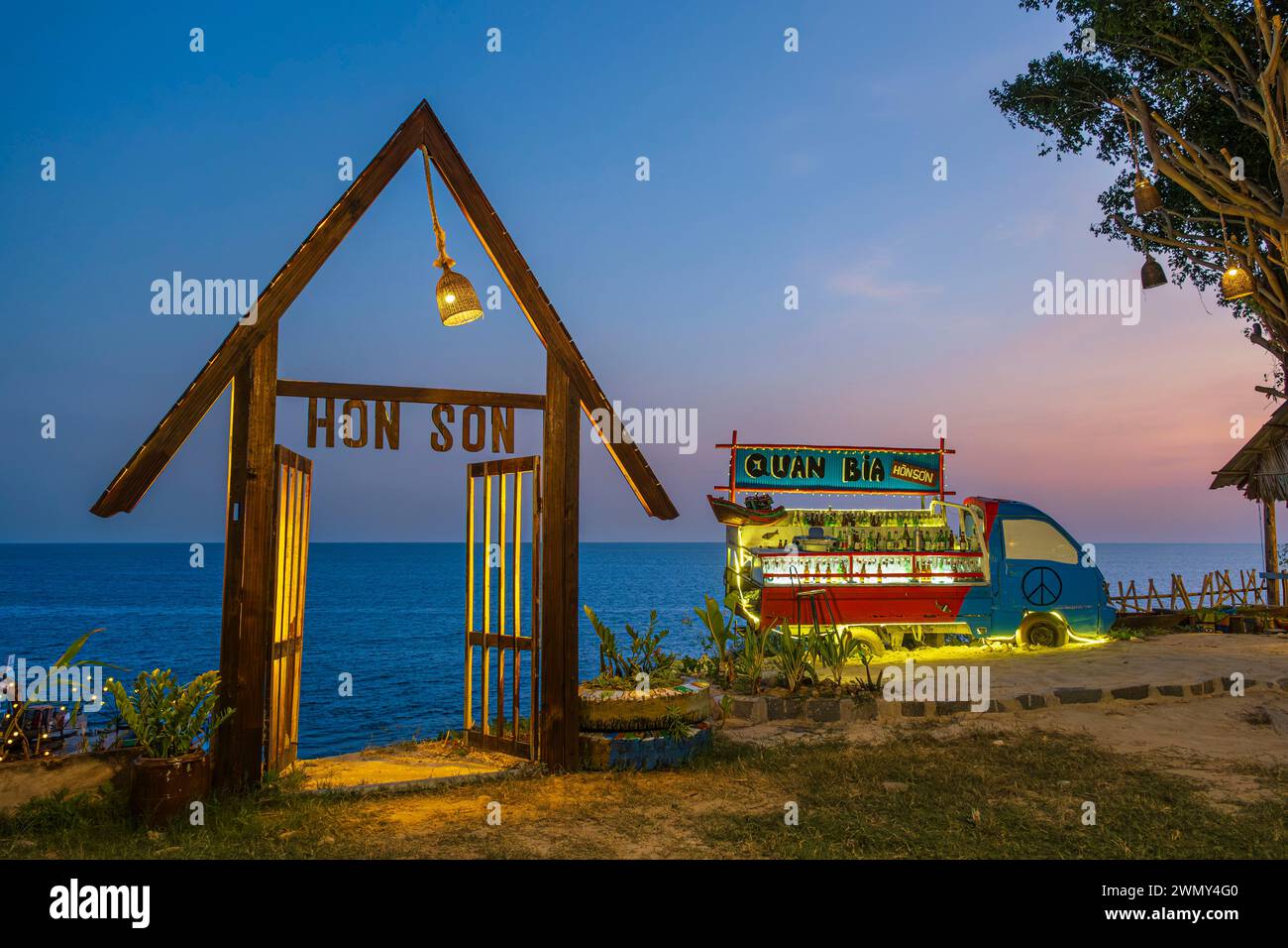 Vietnam, Kien Giang province, Hon Son (or Lai Son) island, outdoor bar ...