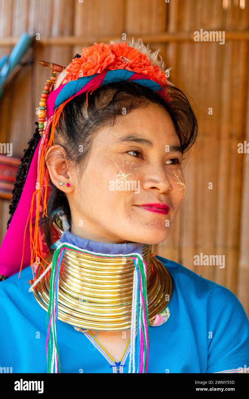 Thailand, Chiang Rai, village of the Kayan tribe, Giraffe or Padaung ...
