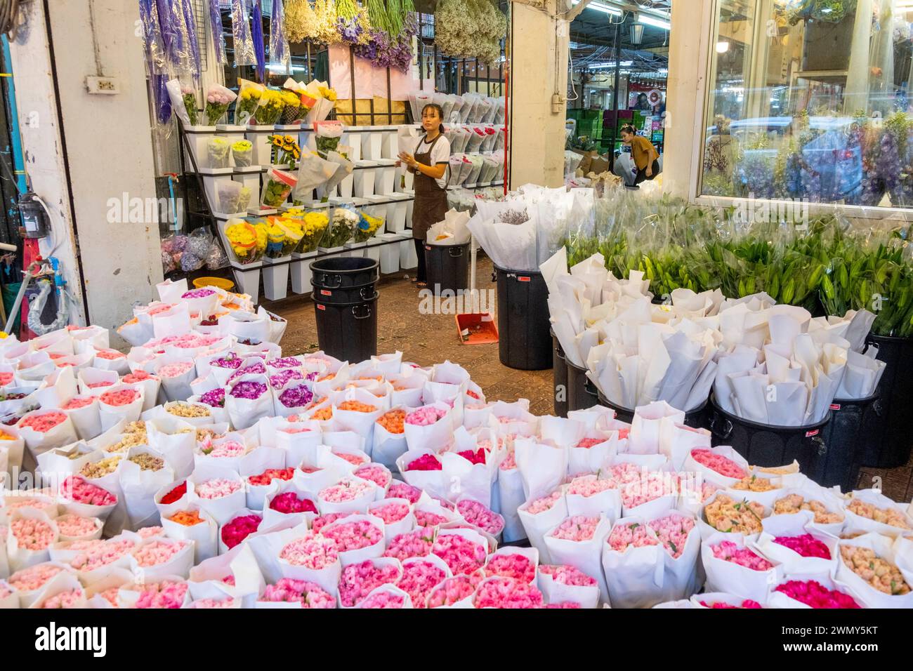 Thailand, Bangkok, Pak Klong Talad flower market Stock Photo - Alamy