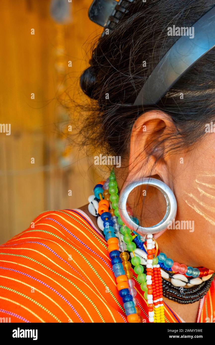 Thailand, Chiang Rai, village of the Kayan tribe, Giraffe or Padaung ...