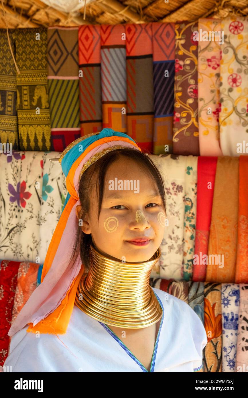 Thailand, Chiang Rai, village of the Kayan tribe, Giraffe or Padaung ...