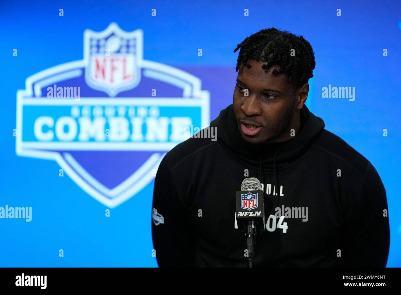 Alabama linebacker Chris Braswell speaks during a news conference at ...