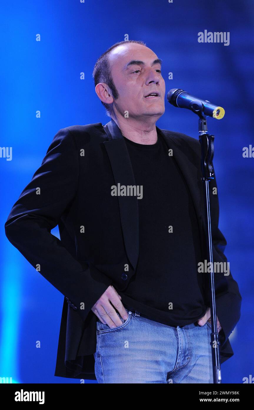 Verona Italy 07/06/2009 : Pino Mango,Italian singer, during the Wind ...