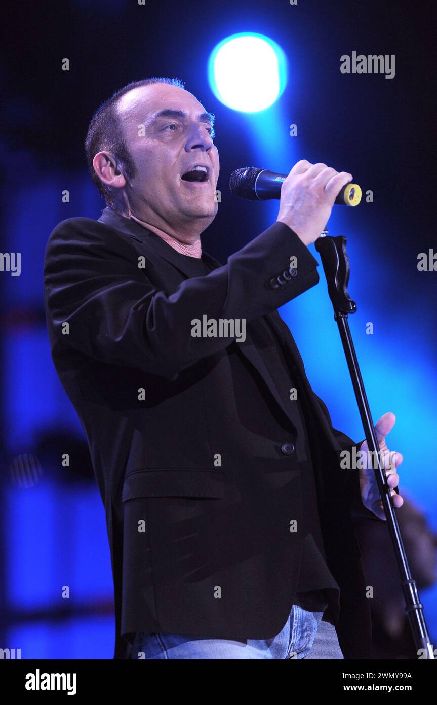 Verona Italy 07/06/2009 : Pino Mango,Italian singer, during the Wind ...