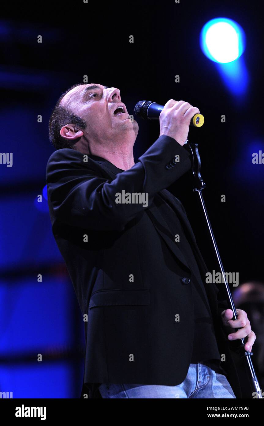 Verona Italy 07/06/2009 : Pino Mango,Italian singer, during the Wind ...