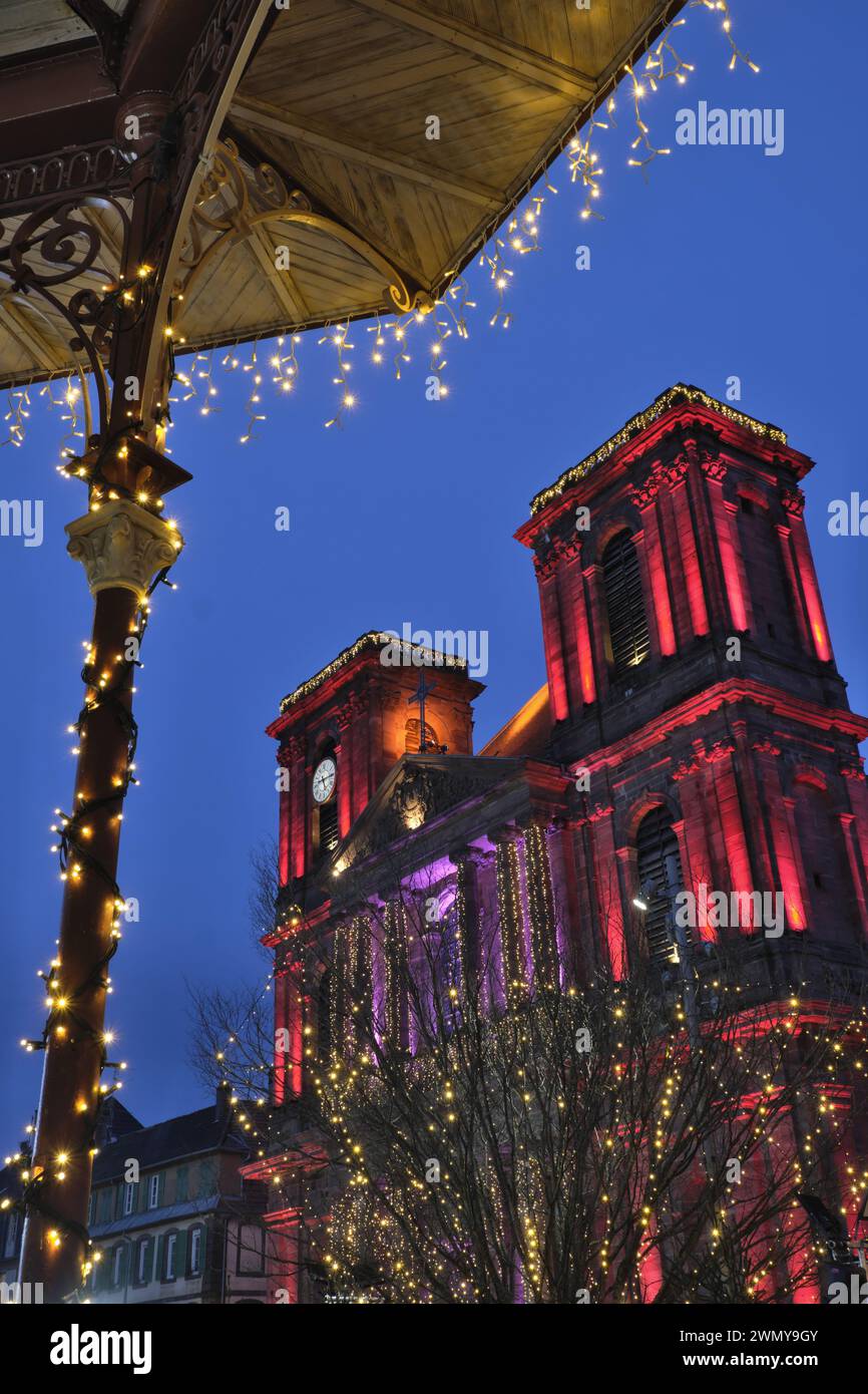 Modern bandstand hi-res stock photography and images - Alamy