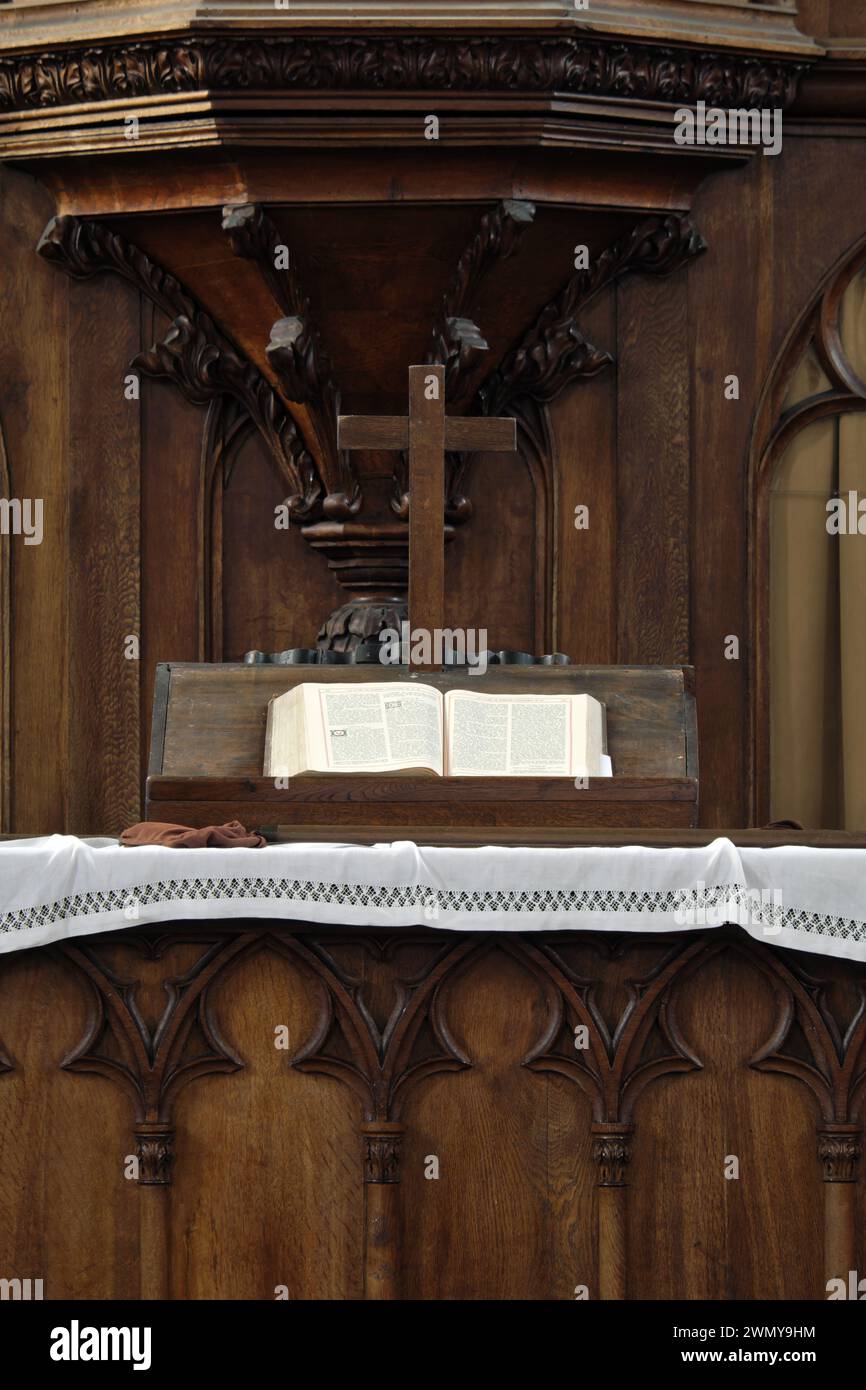 Village building altar pulpit hi-res stock photography and images - Alamy