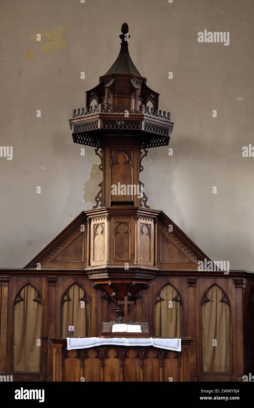 Village building altar pulpit hi-res stock photography and images - Alamy