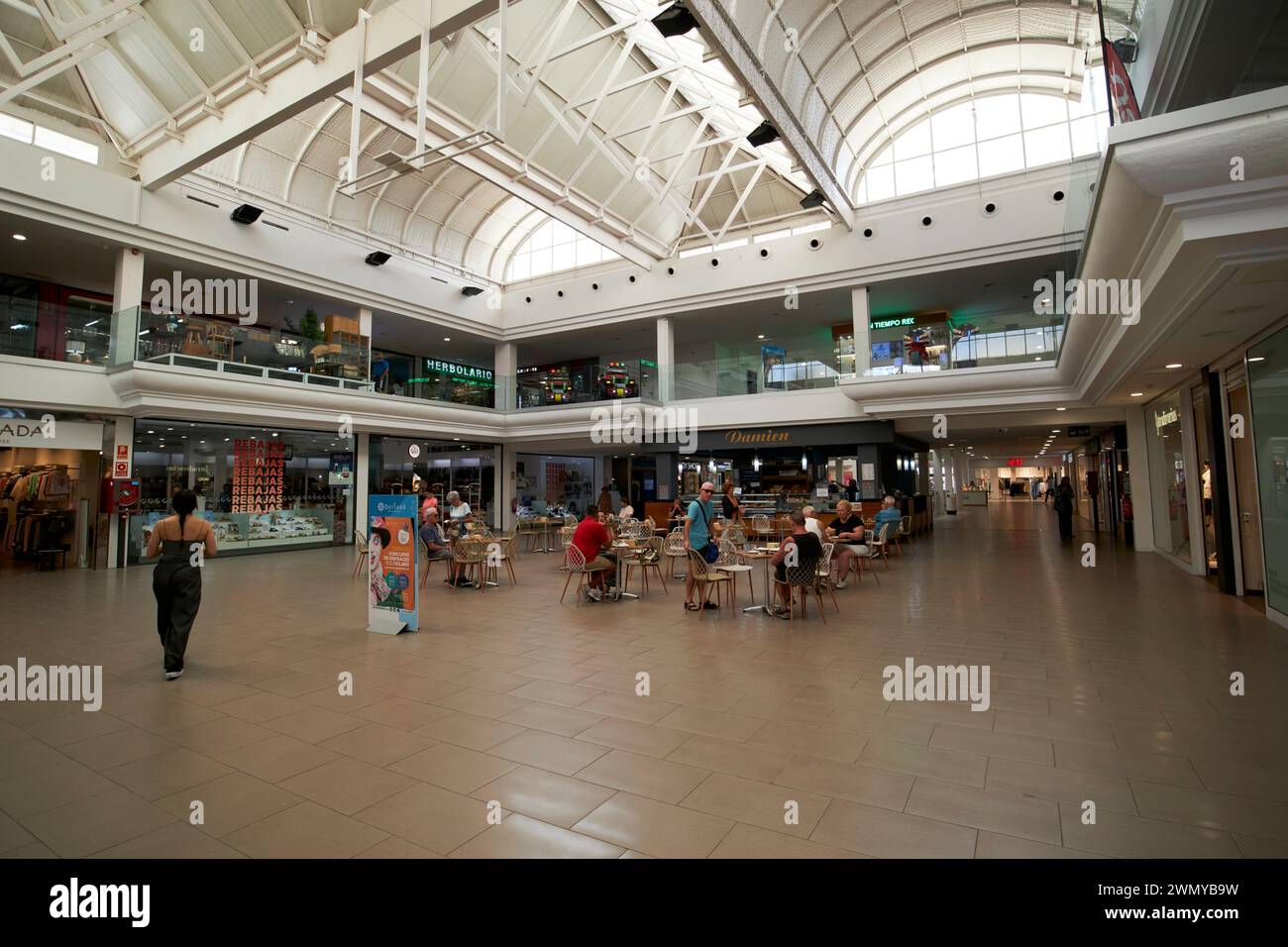 Deiland shopping centre hi-res stock photography and images - Alamy