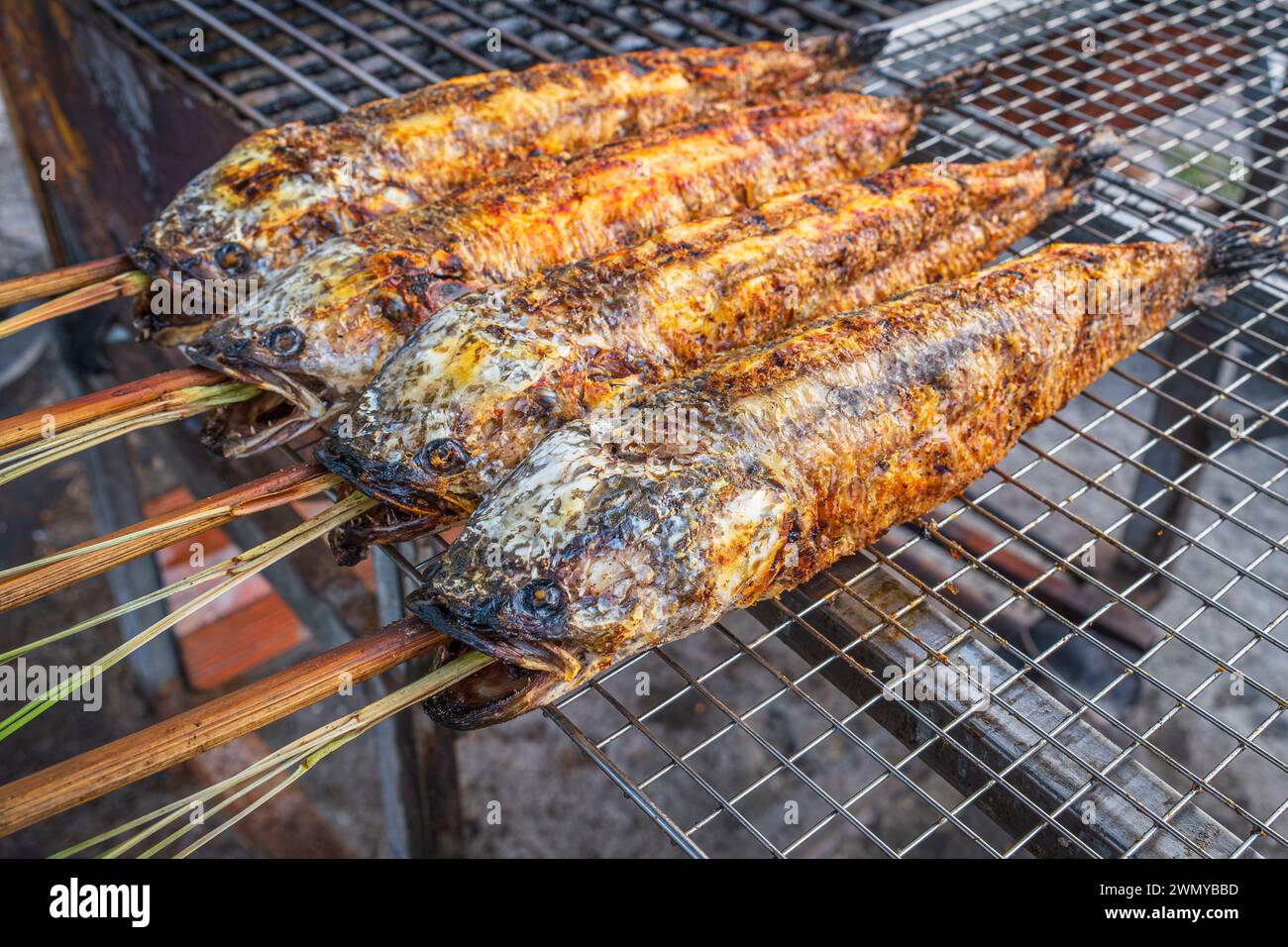 Vietnam fish grilled hi-res stock photography and images - Alamy