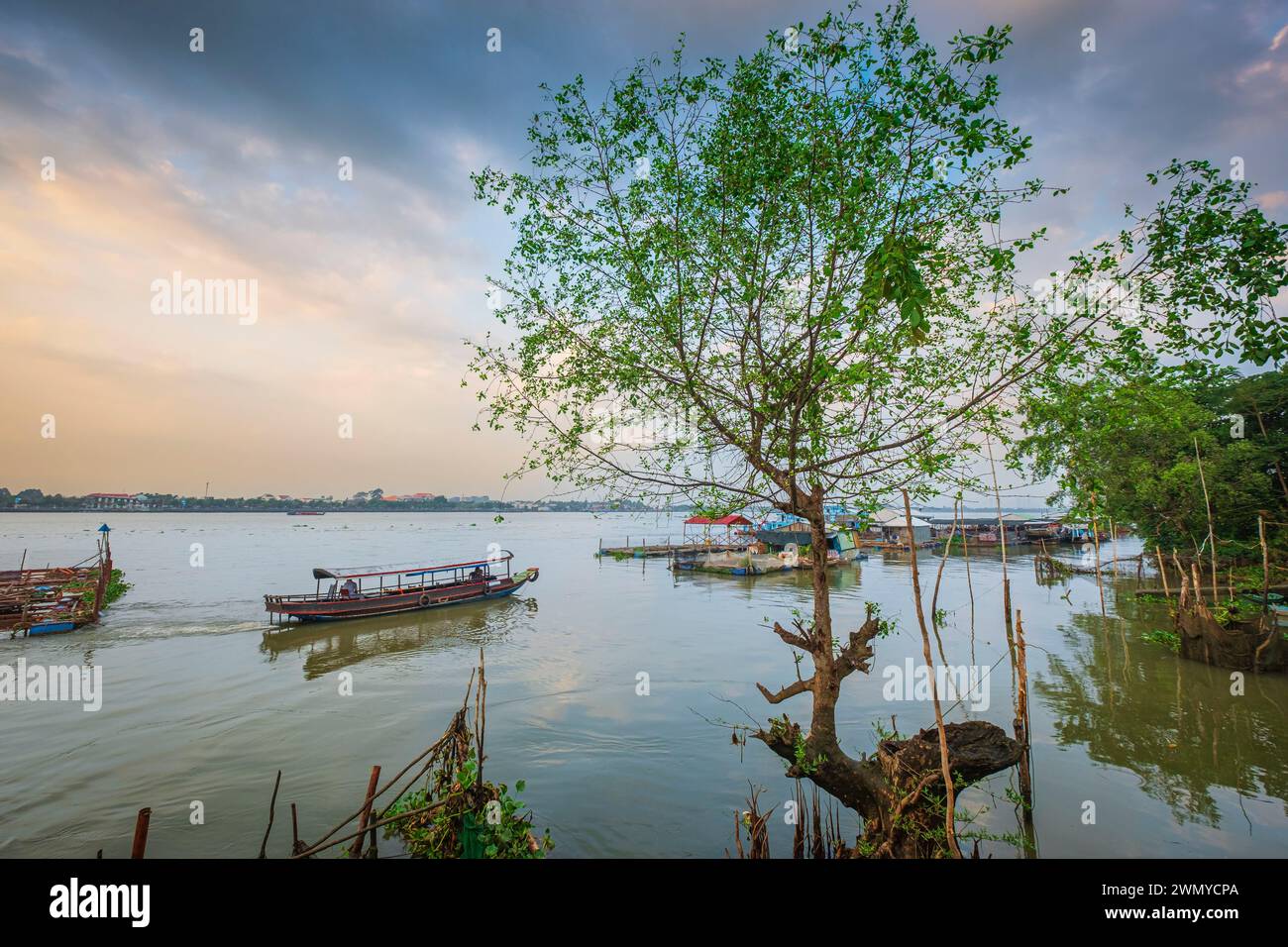 Vietnam, Mekong Delta, Vinh Long province, An Binh Island, fish farming ...