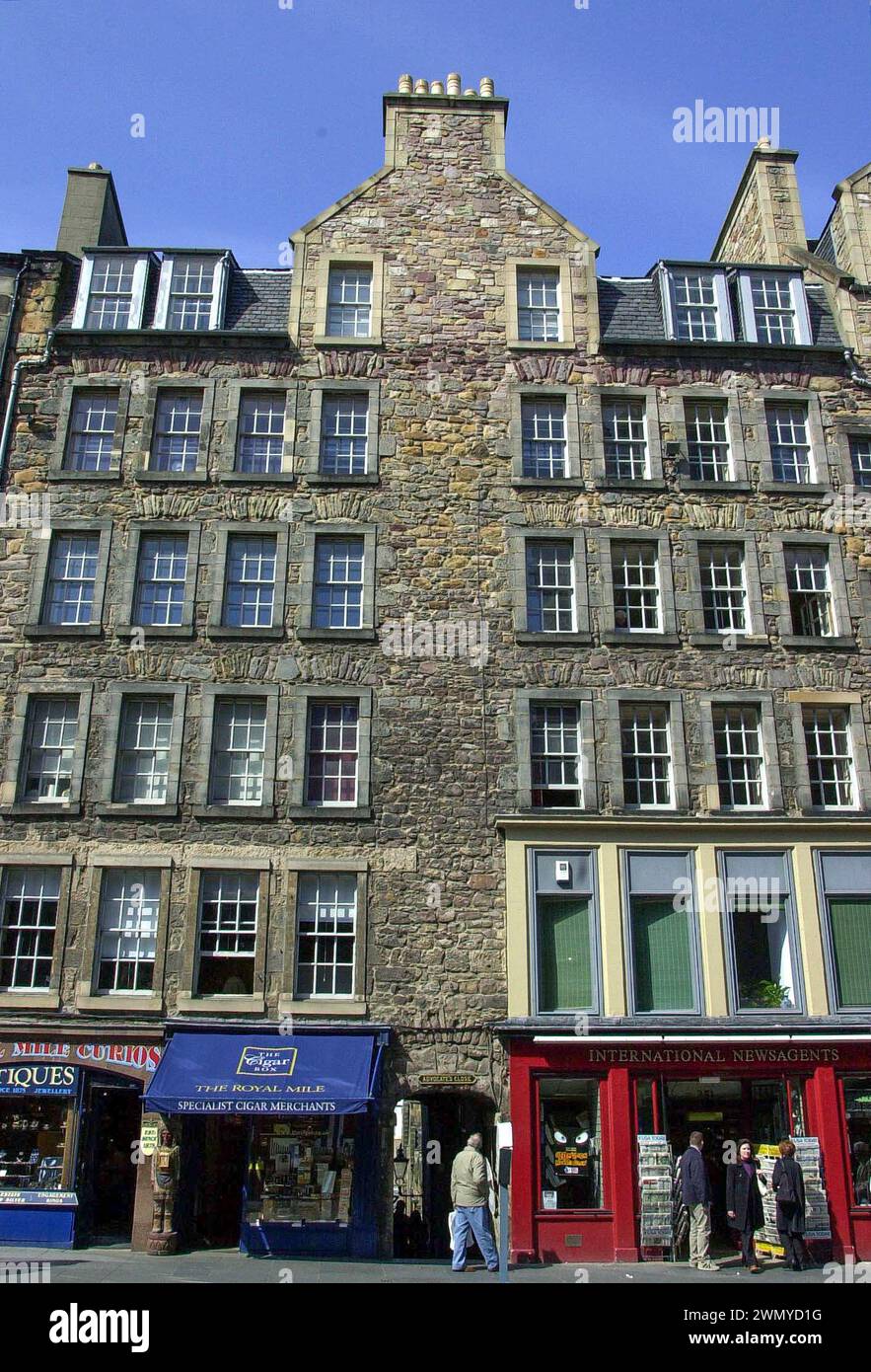 Edinburghs Old Town buildings on the Royal Mile Stock Photo - Alamy