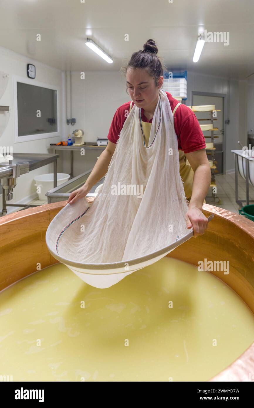 Woman laboratory vat hi-res stock photography and images - Alamy