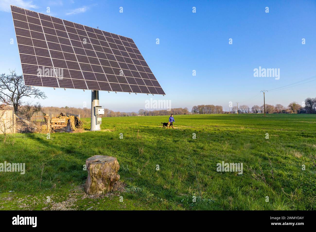 Solar tracker hi-res stock photography and images - Alamy