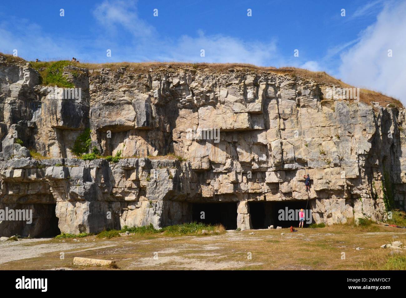 Winspit caves dorset hi-res stock photography and images - Alamy