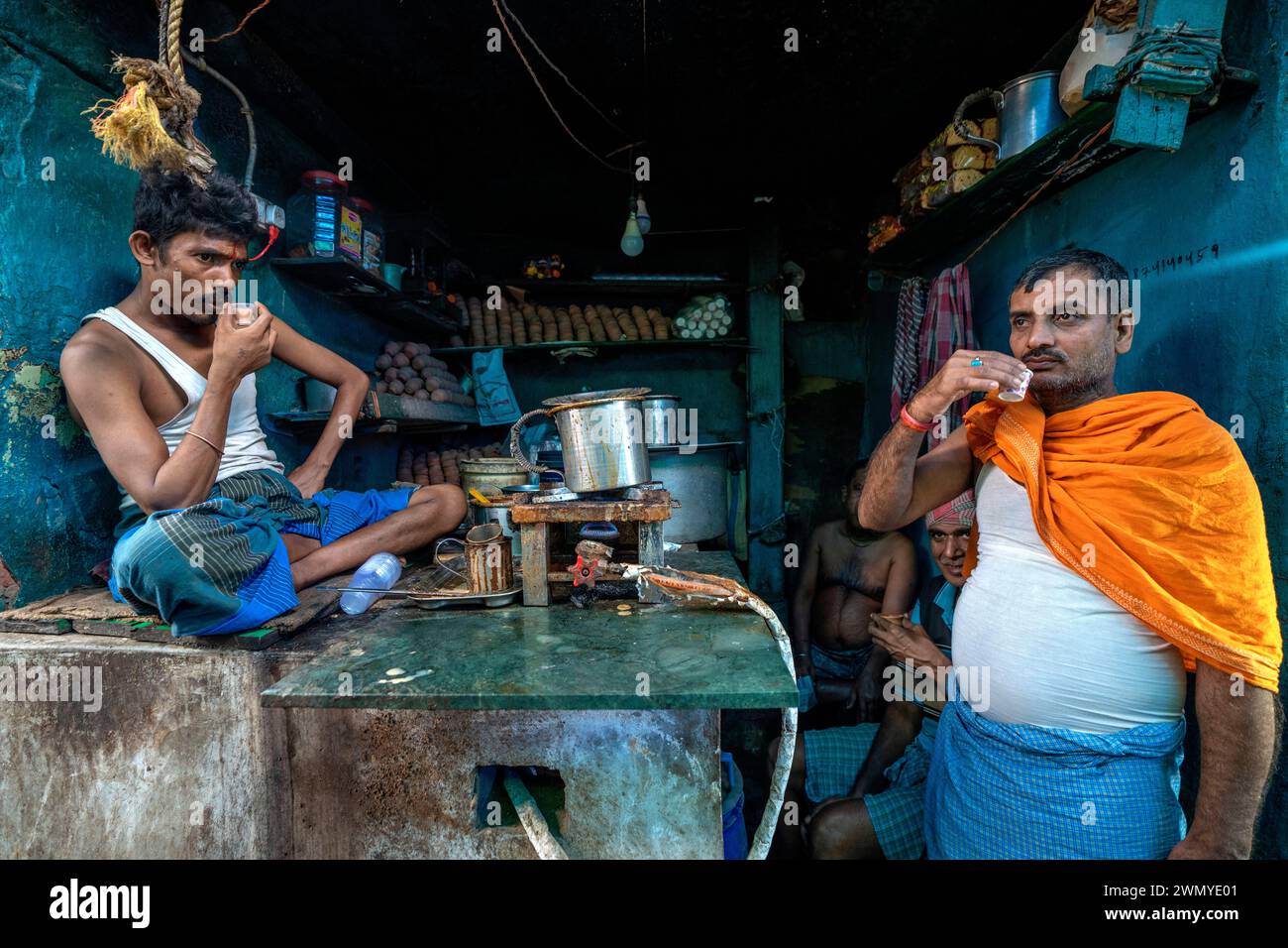 India, Bengal, Calcutta, tea stall Stock Photo - Alamy