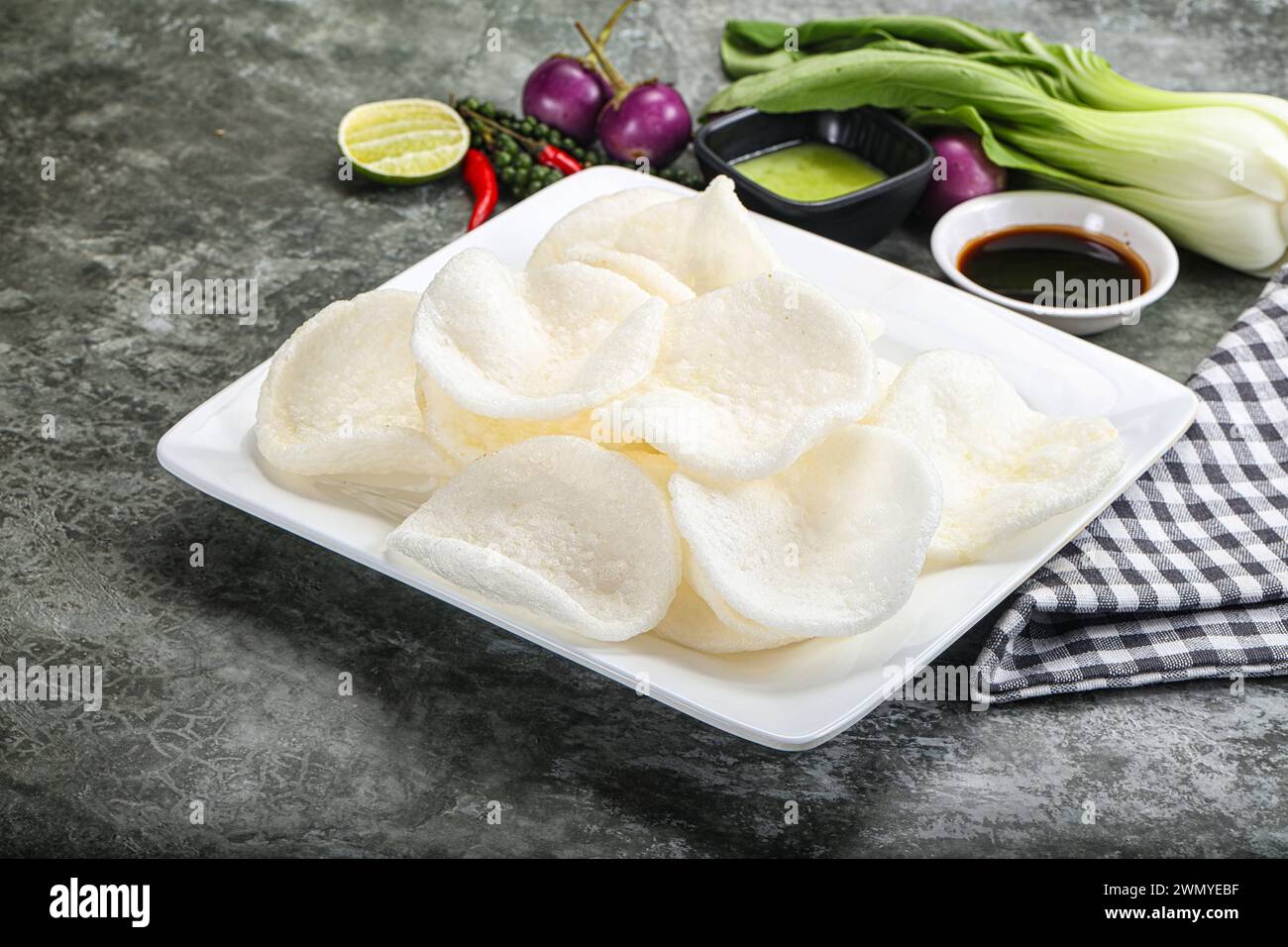 Vietnamese starter appetizer crunchy Crab chips Stock Photo - Alamy