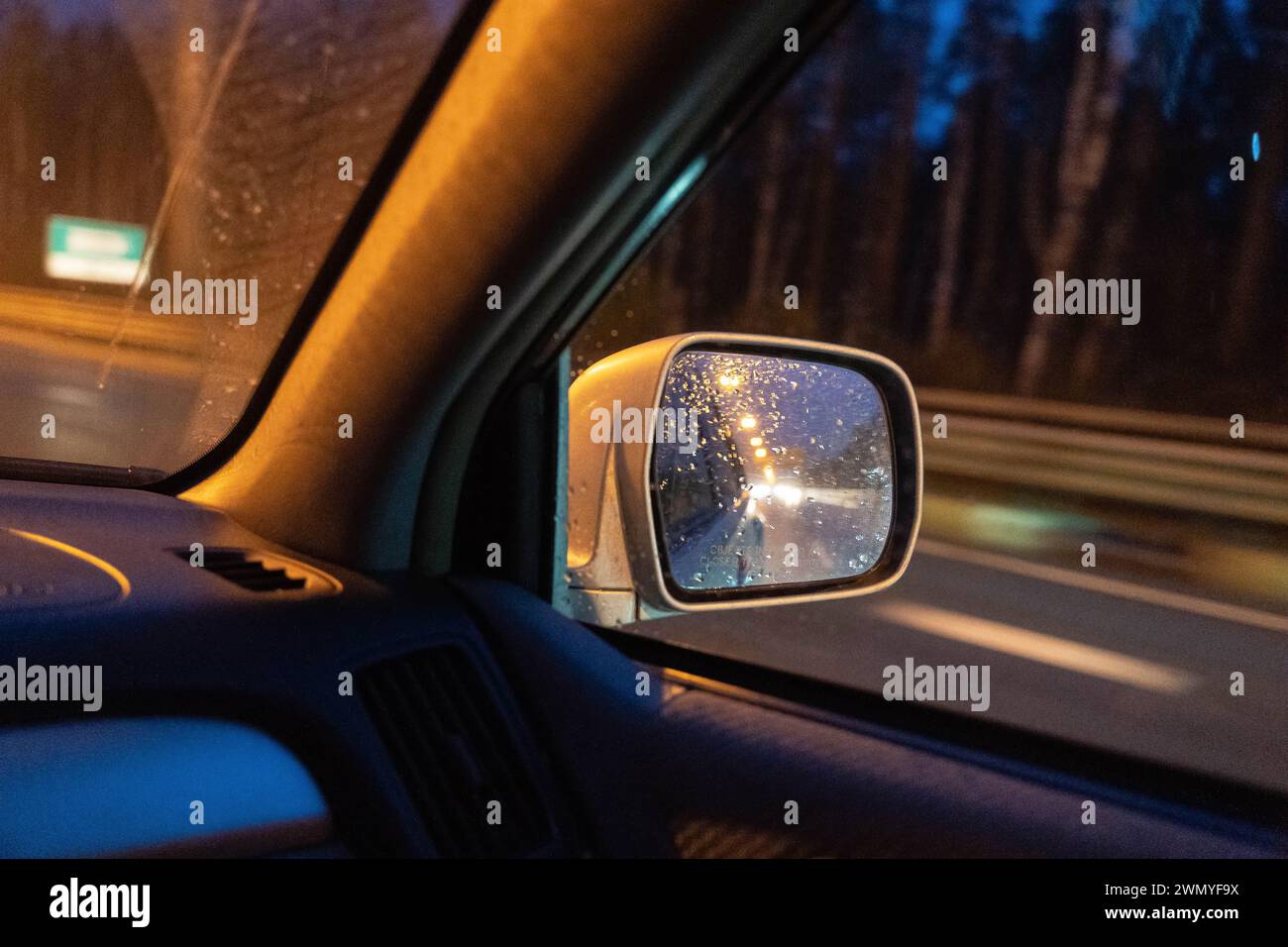 Scenic glowing windows skyscrapers hi-res stock photography and images ...
