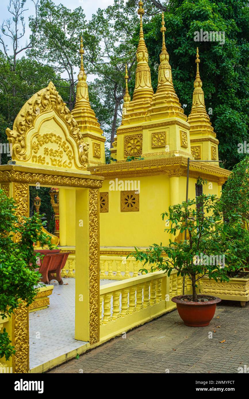 Vietnam, Mekong Delta, surroundings of Tra Vinh, the Khmer Ang pagoda ...